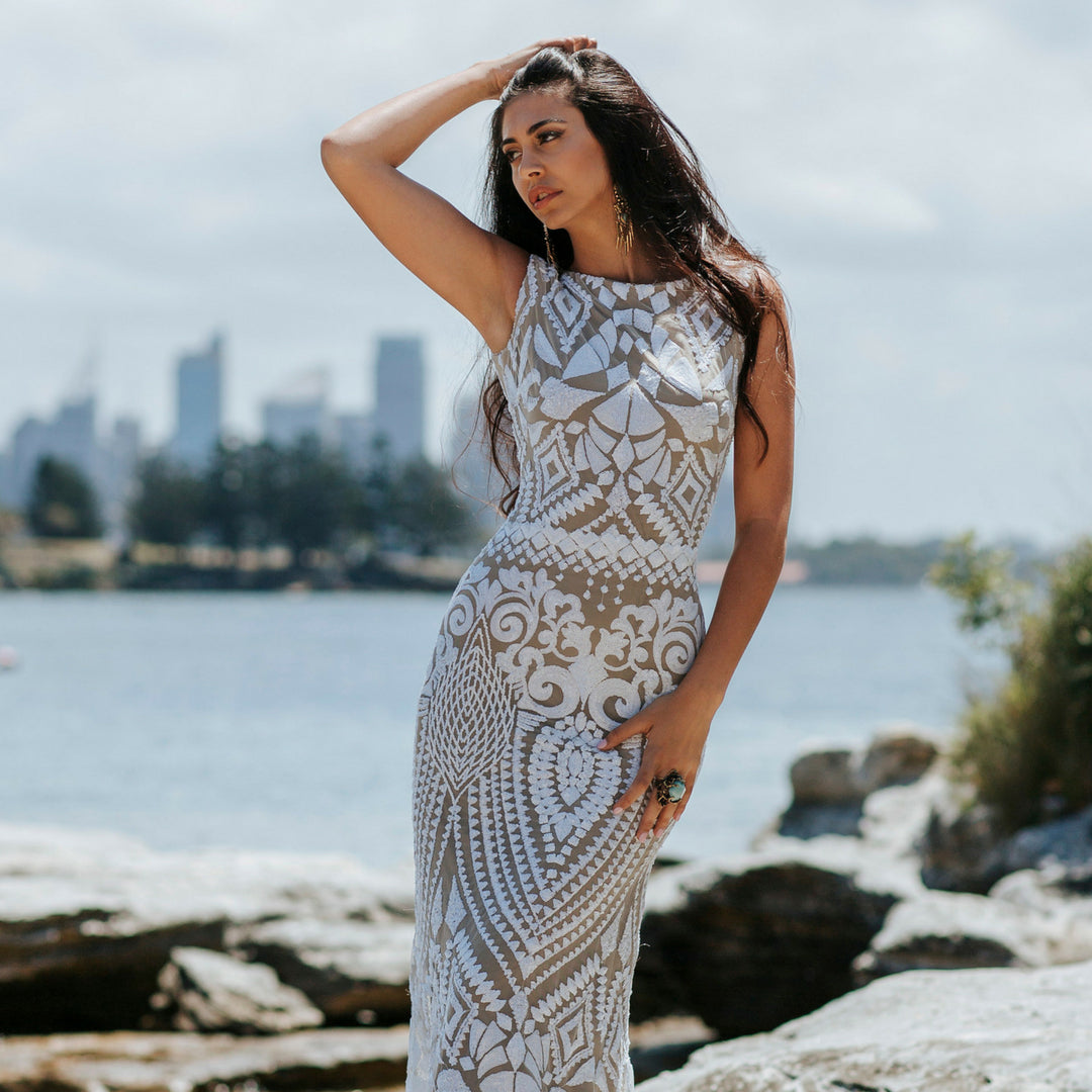 A Thousand Kisses Deep – Sarah Joseph Couture